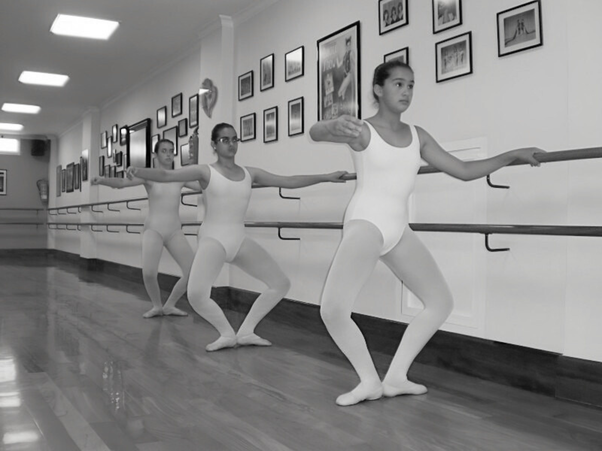 ¿Qué es un Plié en ballet y cómo se ejecuta? Centro de Danza Sandra Santa Cruz